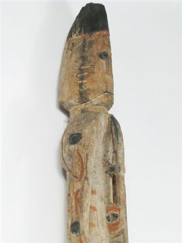 AN OLD ASMAT ANCESTOR POLE (mbis)