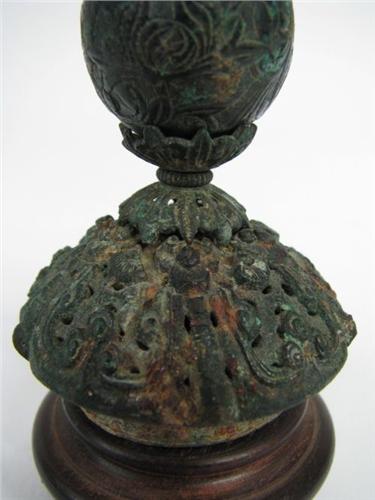 A MING DYNASTY MANDARIN HAT FINIAL