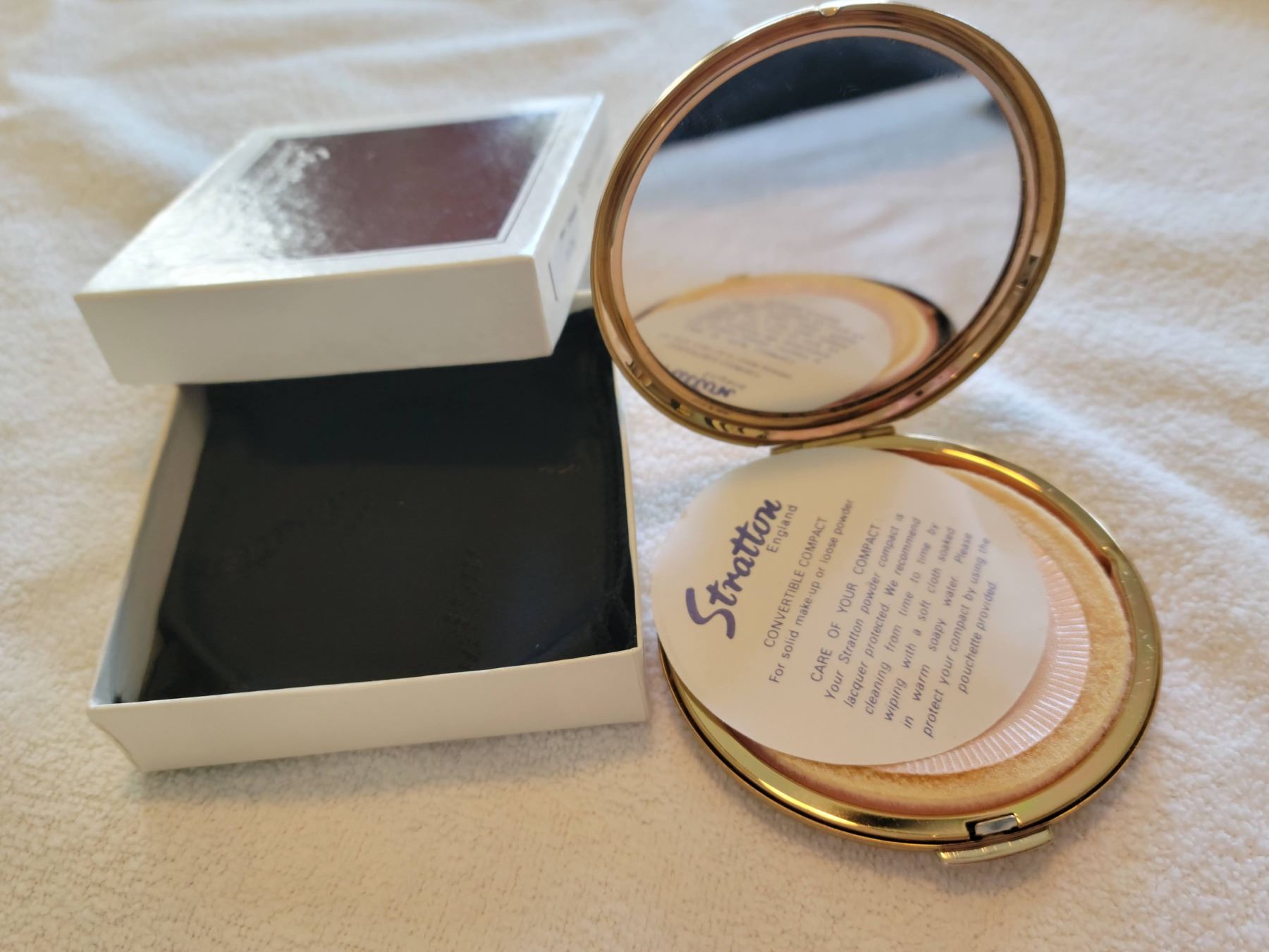 vintage stratton compact