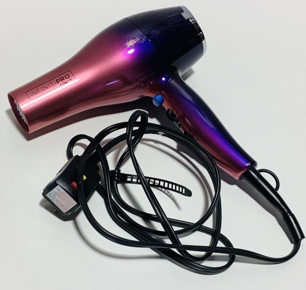 Greenland (2020) - Allison Garrity Infinity Con-Air Hairdryer