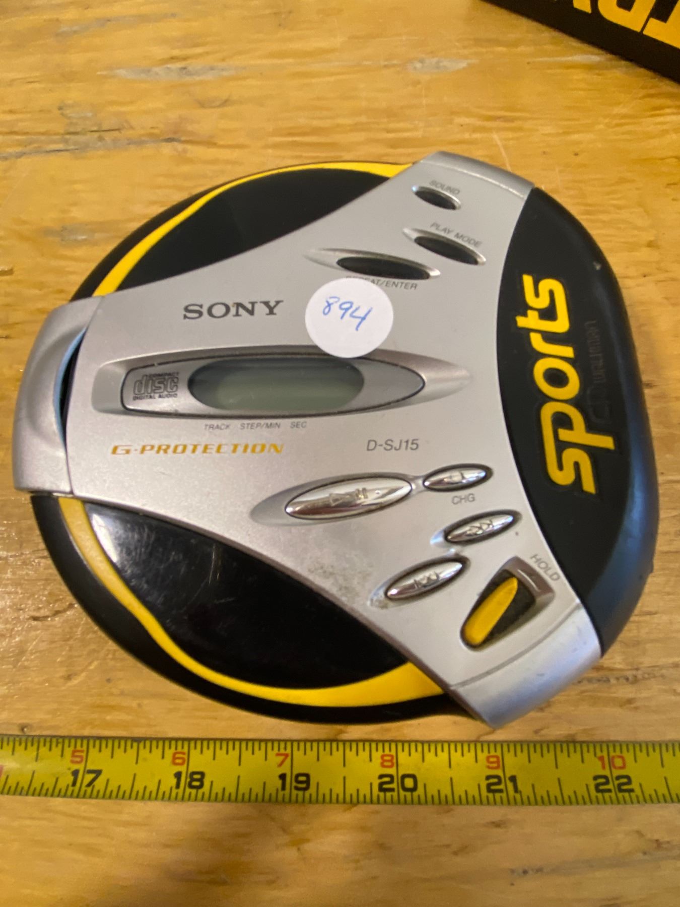 SONY Sports CD Walkman Powers up, otherwise not working - Schmalz Auctions