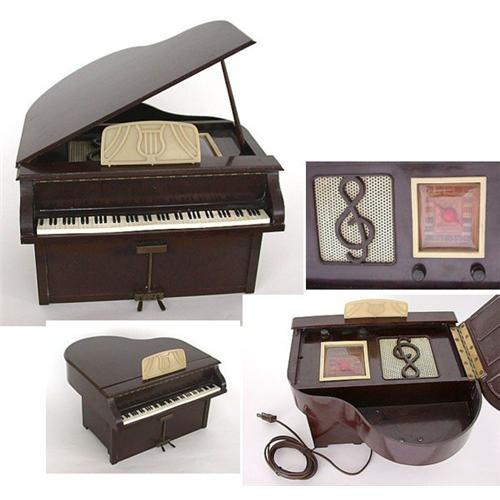 old vintage 1940s Bakelite Piano TUBE Radio #2039611