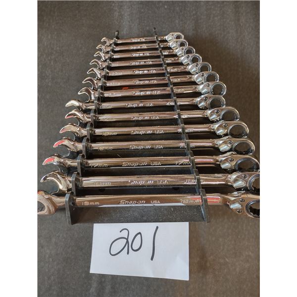 SNAP-ON 14 PC OPEN END/BOX END RACHETING WRENCH SET 6 MM - 19 MM, LOOK NEW