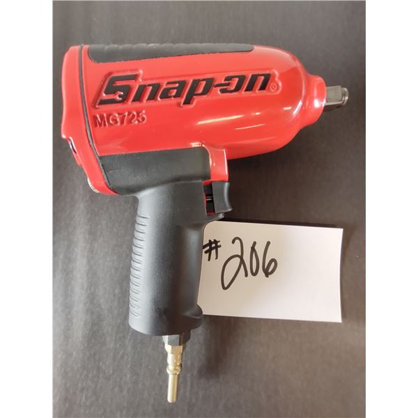 LIKE-NEW SNAP-ON MG725 HEAVY DUTY AIR IMPACT WRENCH, 1/2" DRIVE