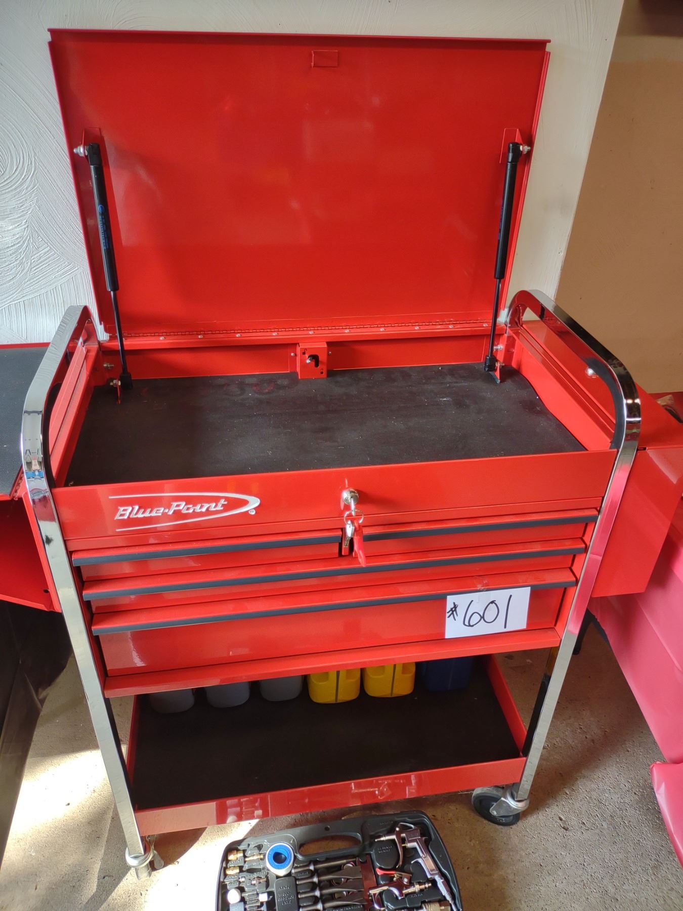 BLUE POINT ROLLING TOOL BOX, LOOKS NEW