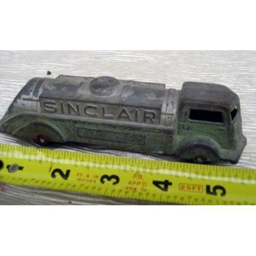Tootsie Toy USA Sinclair Tanker Truck