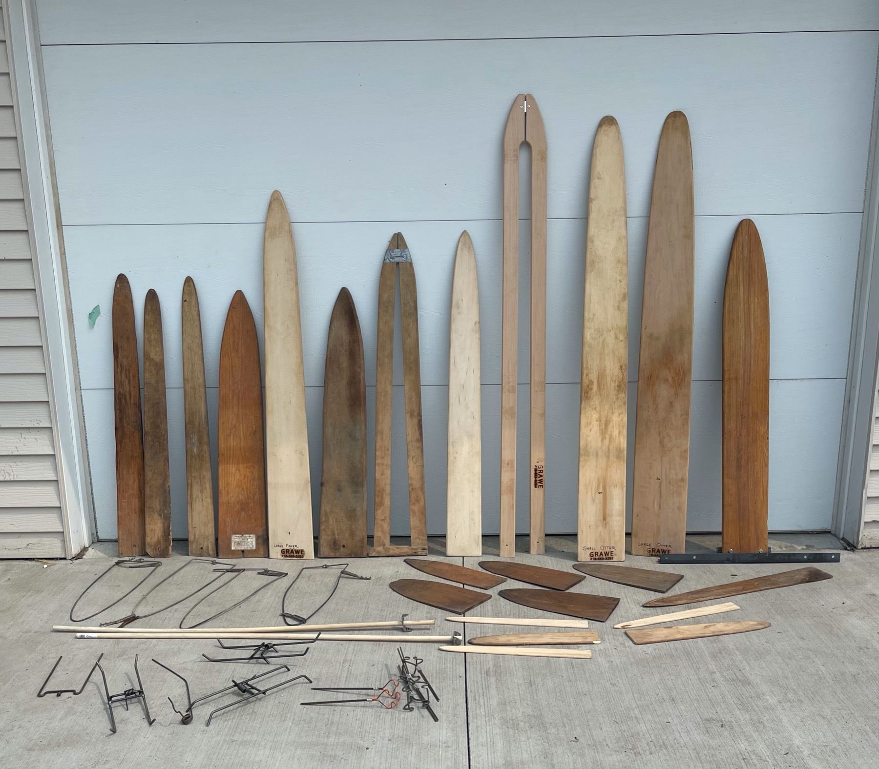 METAL AND WOODEN FUR STRETCHERS