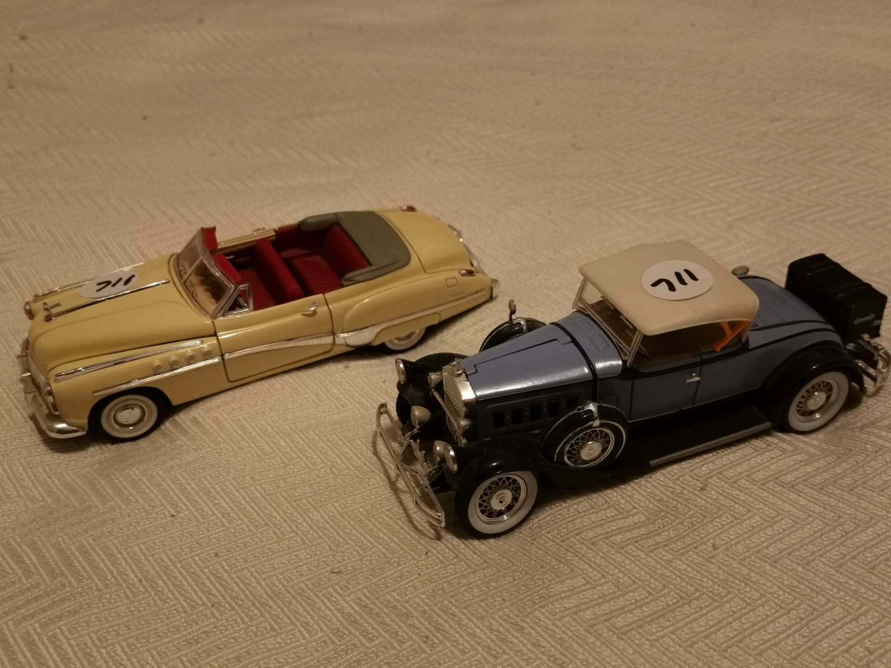 2 signature cars; 1:32 scale - Schmalz Auctions