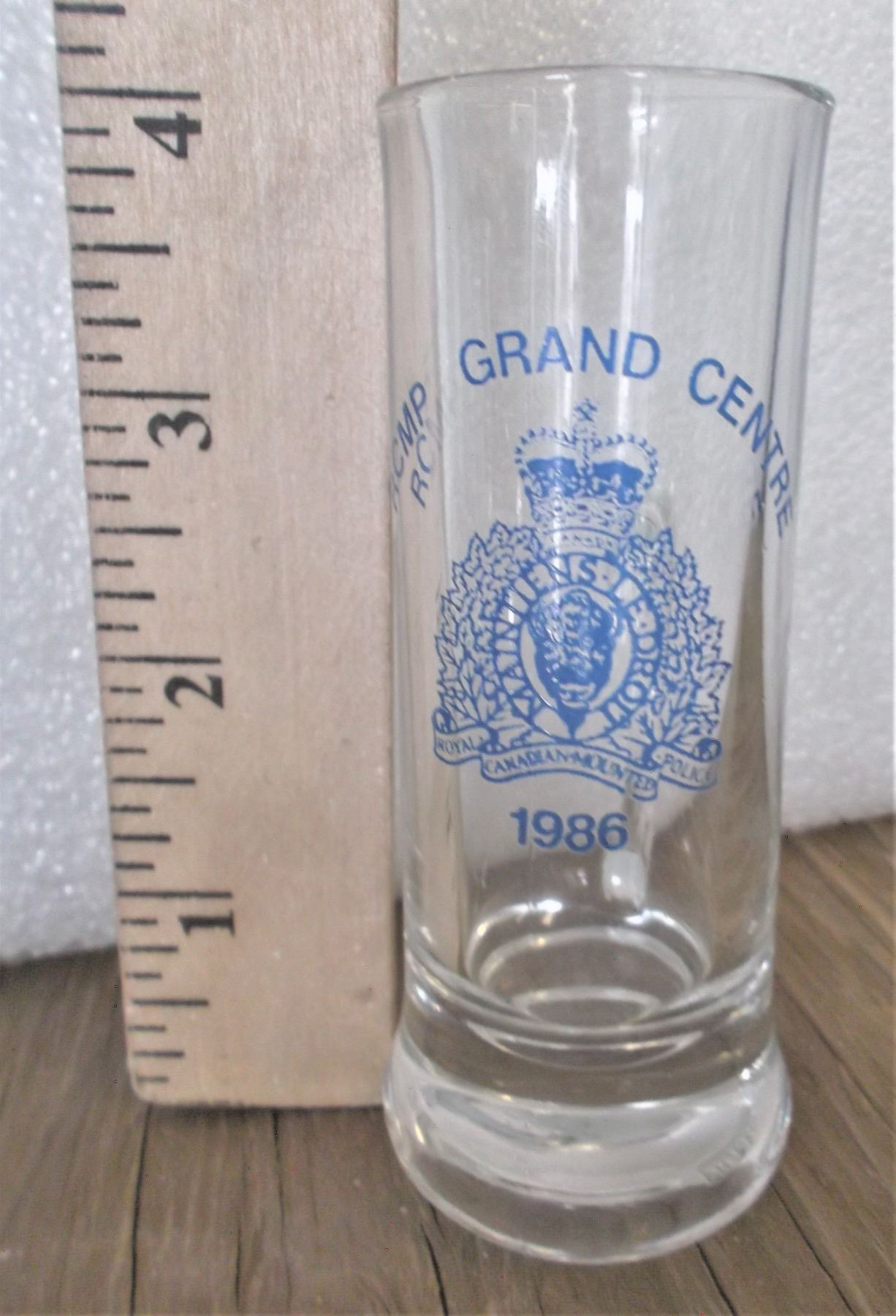 SIX Grand Centre RCMP 1986 Glasses