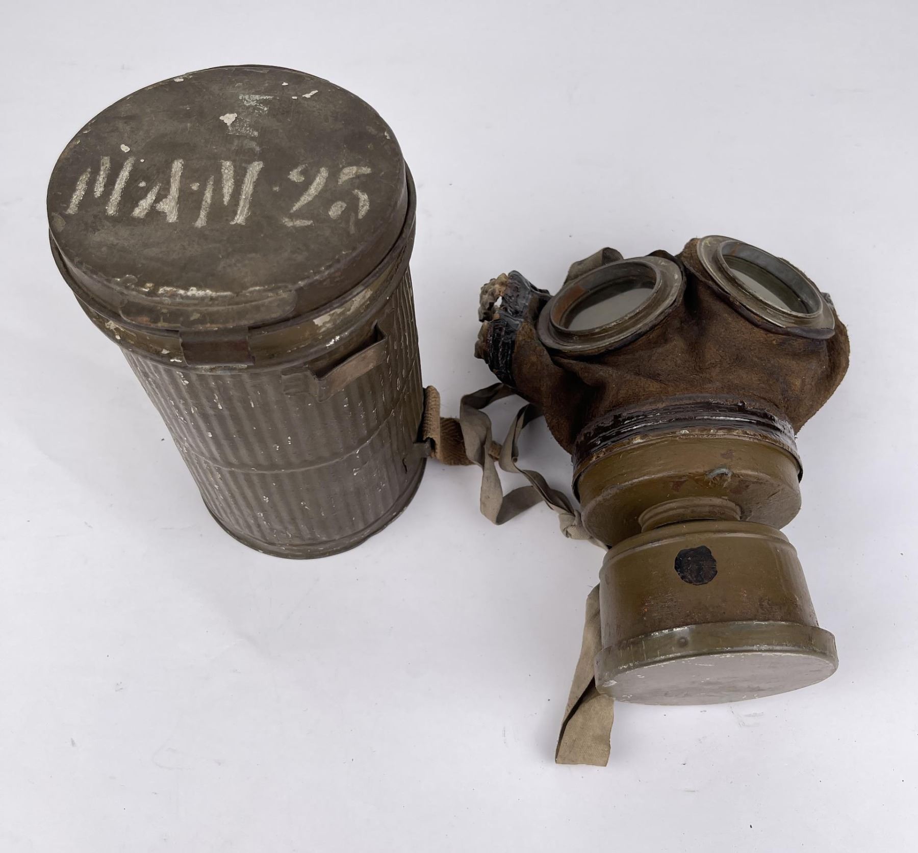 WW2 Nazi German Gas Mask