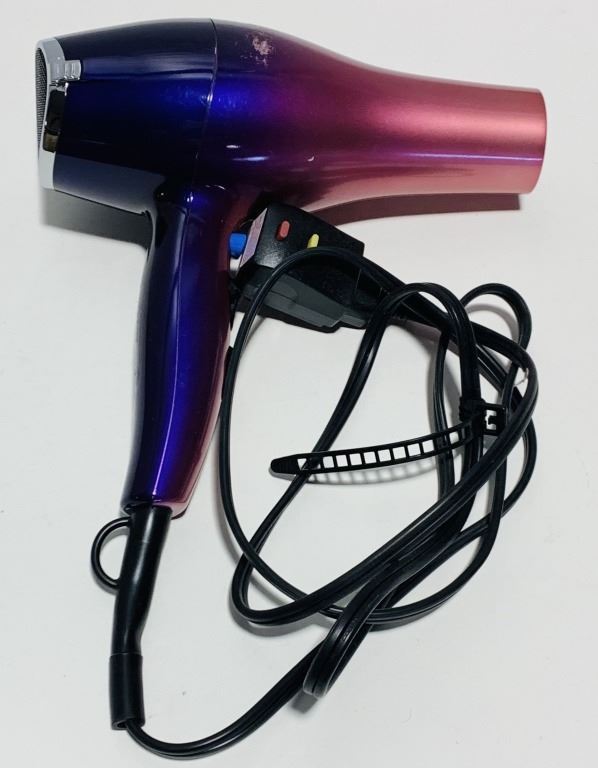 Greenland (2020) - Allison Garrity Infinity Con-Air Hairdryer