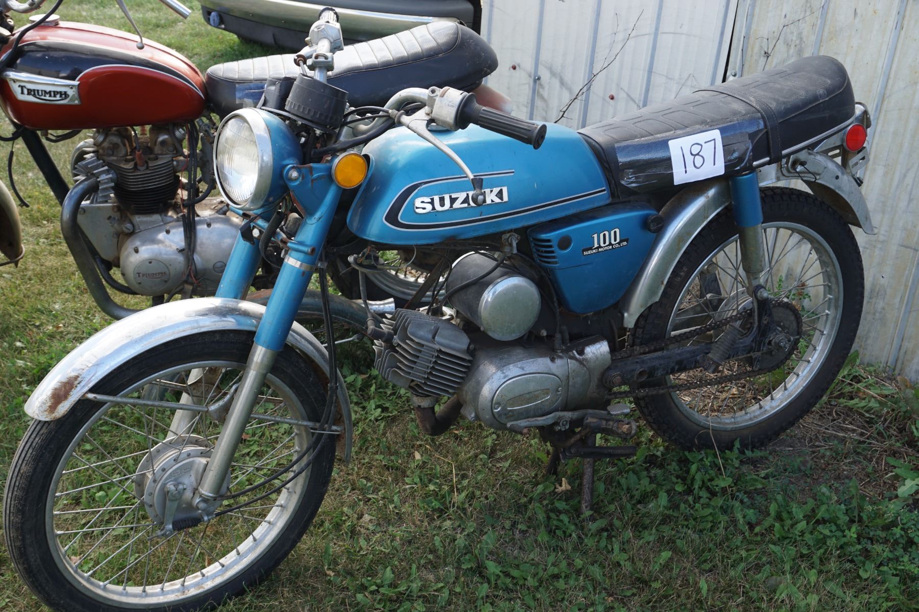 Susuki 100 Motor Bike