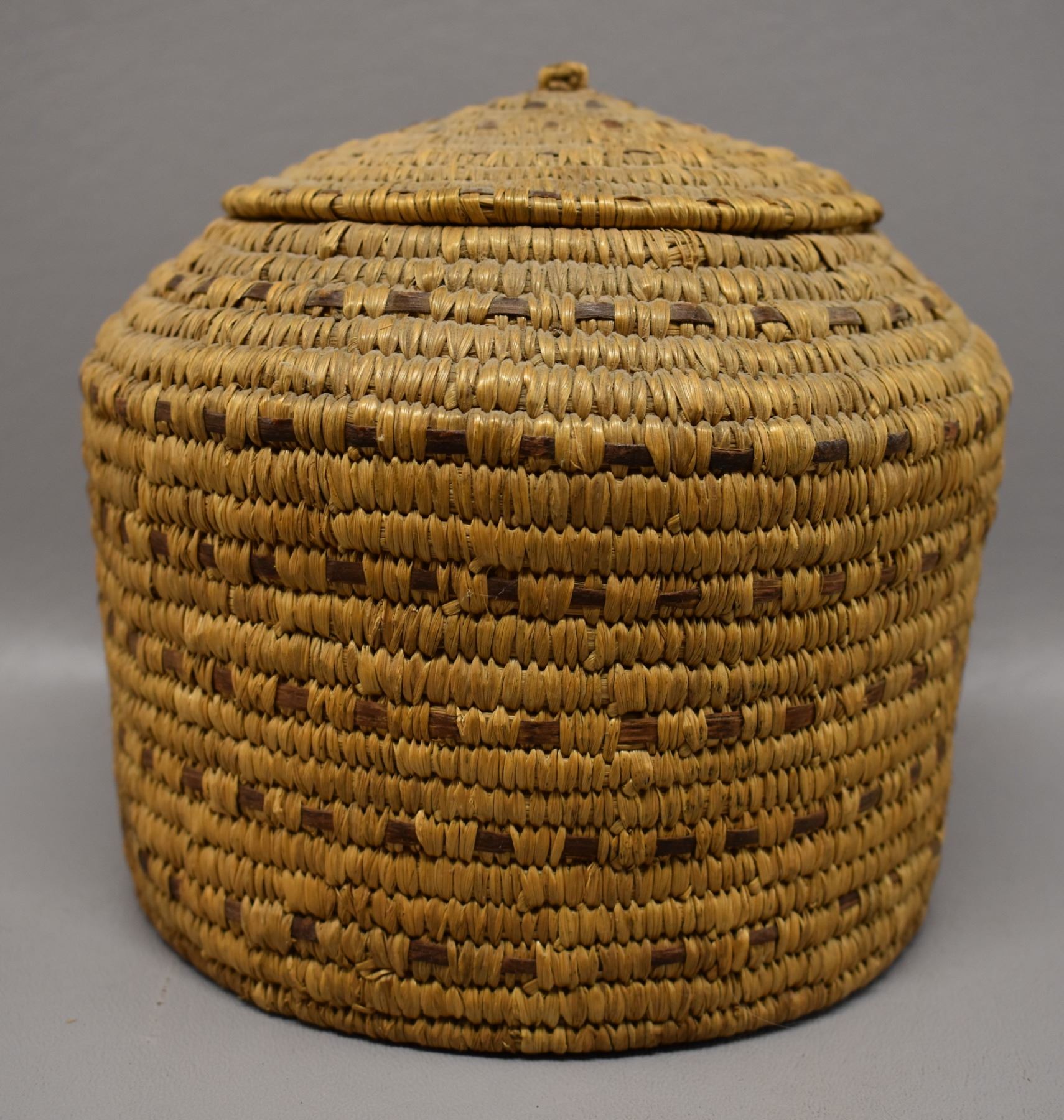 NATIVE AMERICAN ESKIMO BASKETRY CONTAINER