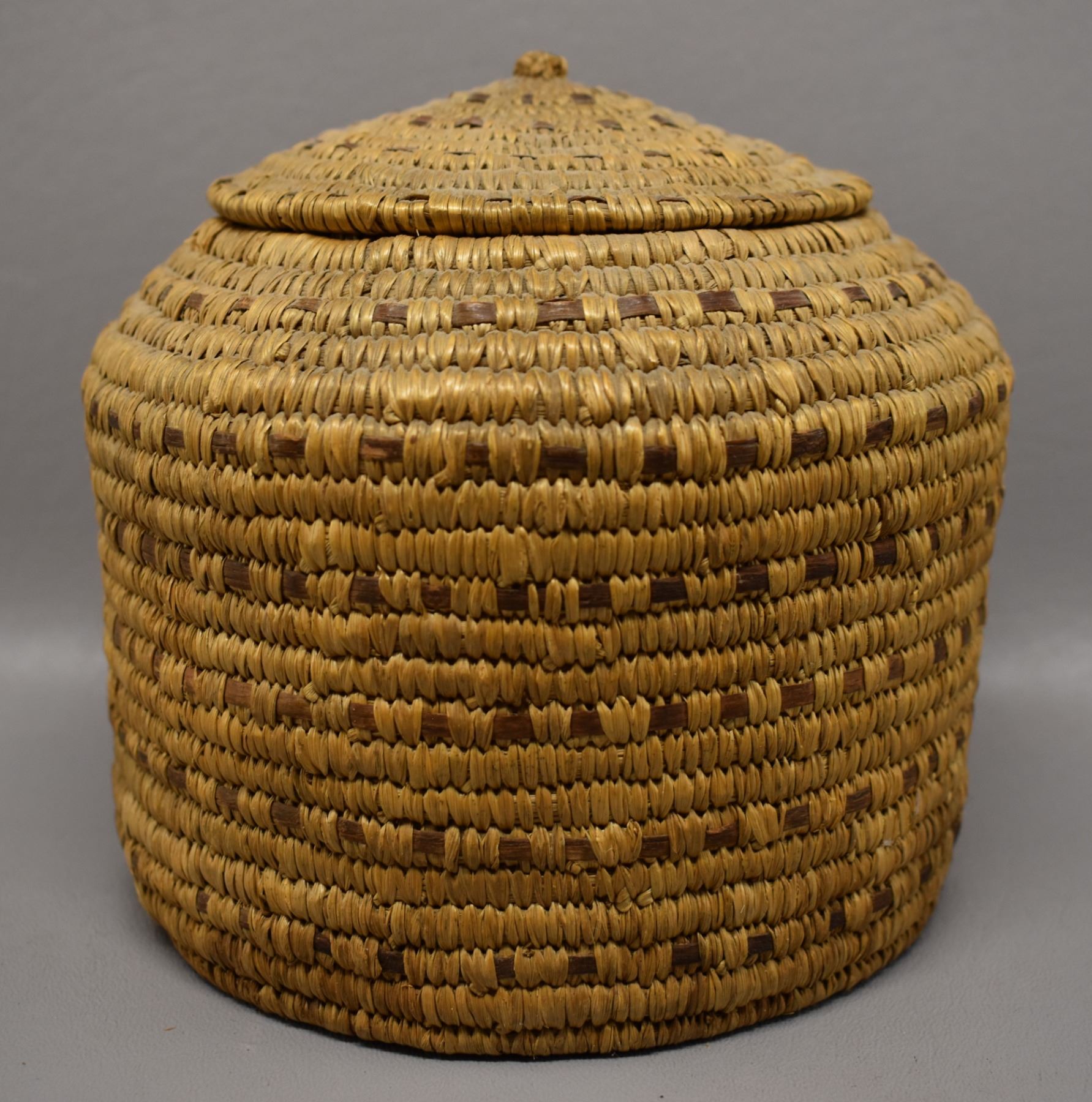 NATIVE AMERICAN ESKIMO BASKETRY CONTAINER