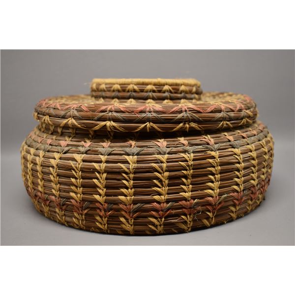 NATIVE AMERICAN WOODLANDS PINE NEEDLE BASKET
