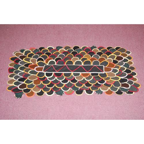 FOLK ART WOOL PENNY RUG - EARLY 20TH CENT. WO