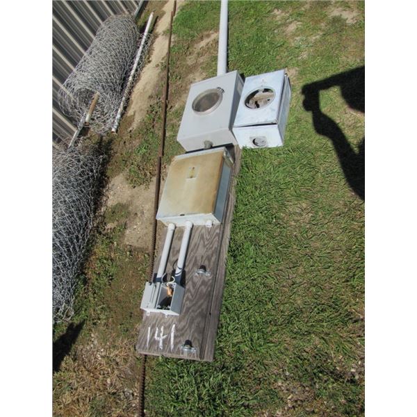 Hydro power mast and boxes