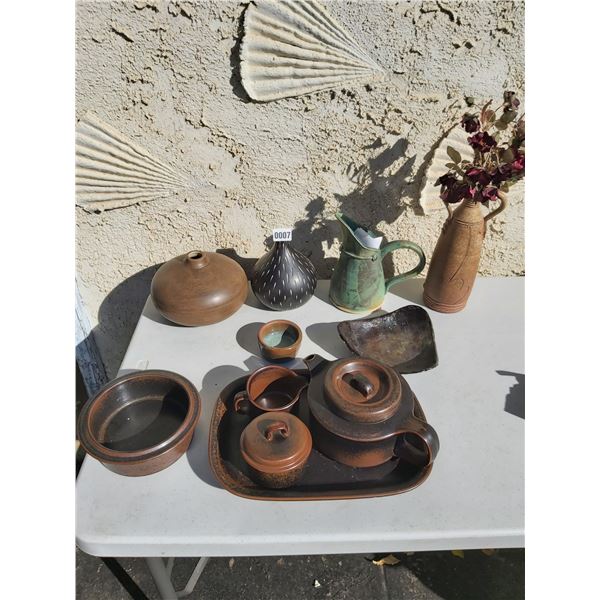 Rustic Pottery Beck Auctions Inc