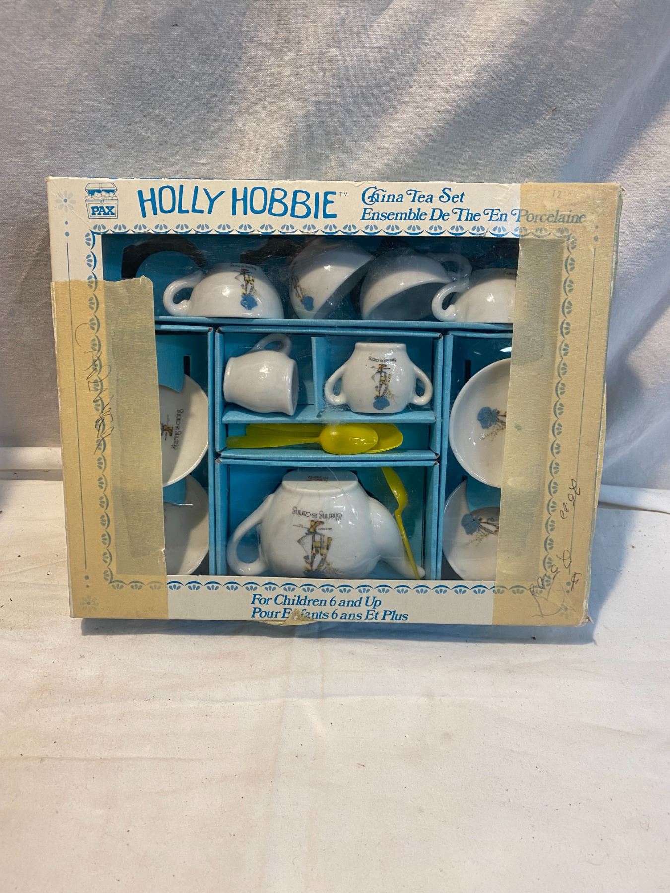 Holly Hobby Tea set child size
