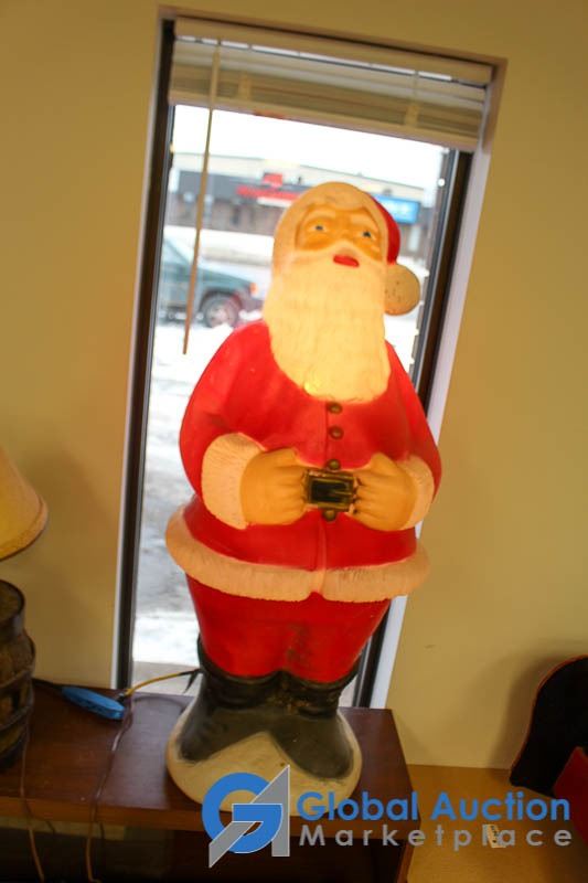**Large Plastic Santa Decor w/Lights