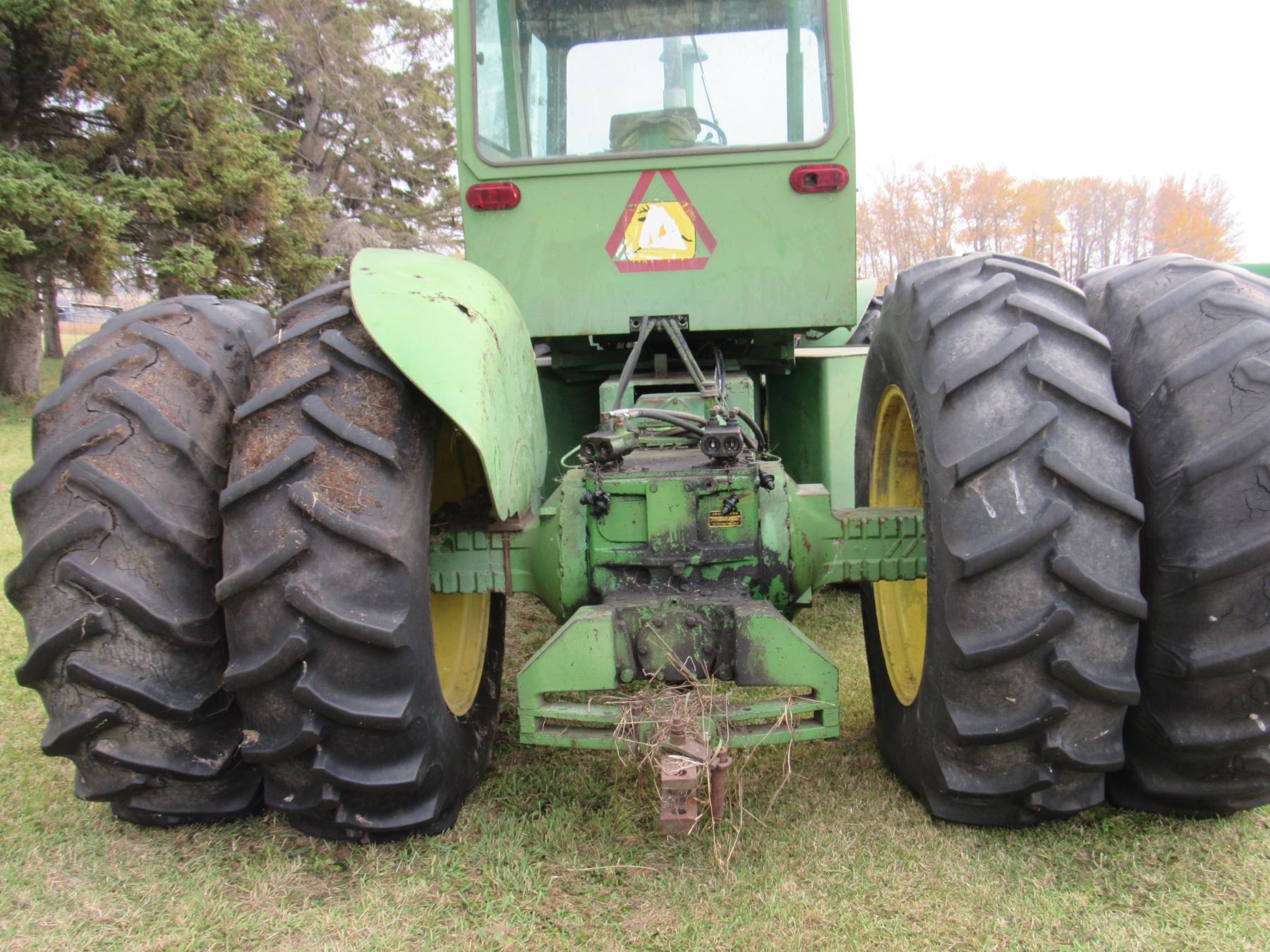 John Deere 7020 4WD Tractor c/w duals all around 2 Hydraulic outlets No ...