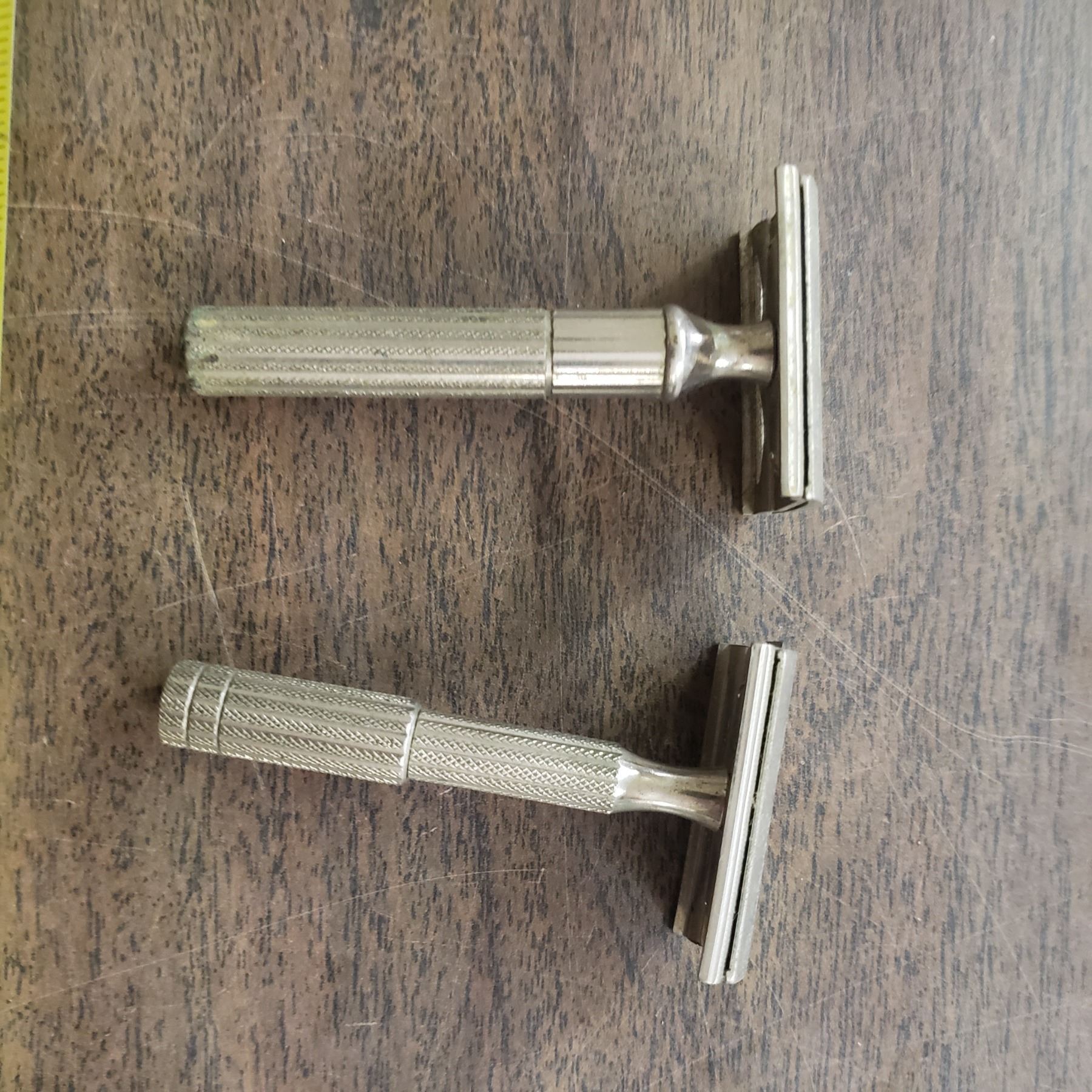 (2) vintage Gillette Safety razor 1932 made in Canada - Schmalz Auctions