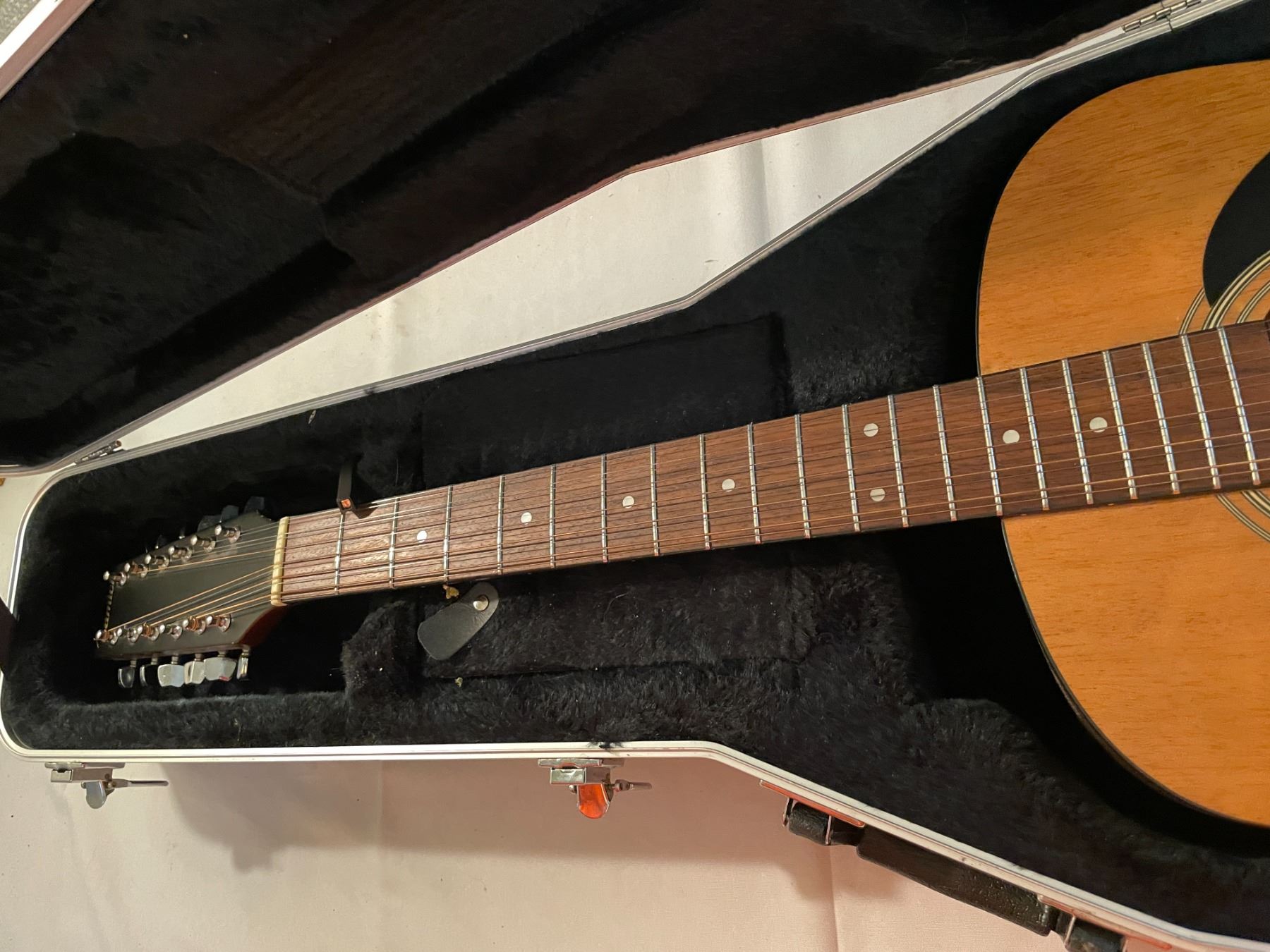 Samick 12 String Guitar Model LW-015-12 with Gator case