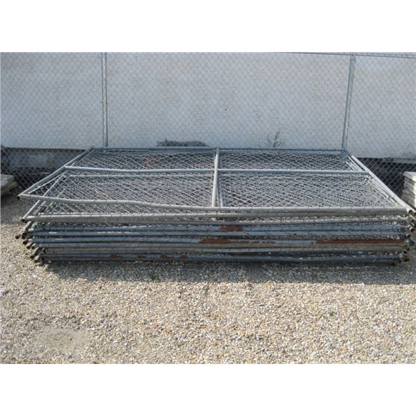 4 Chain - Link Panels 4 Panels in a lot 10' x 78"