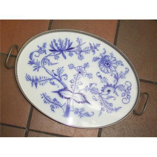 Tray with tile with Zwiebelmuster motif #2244022