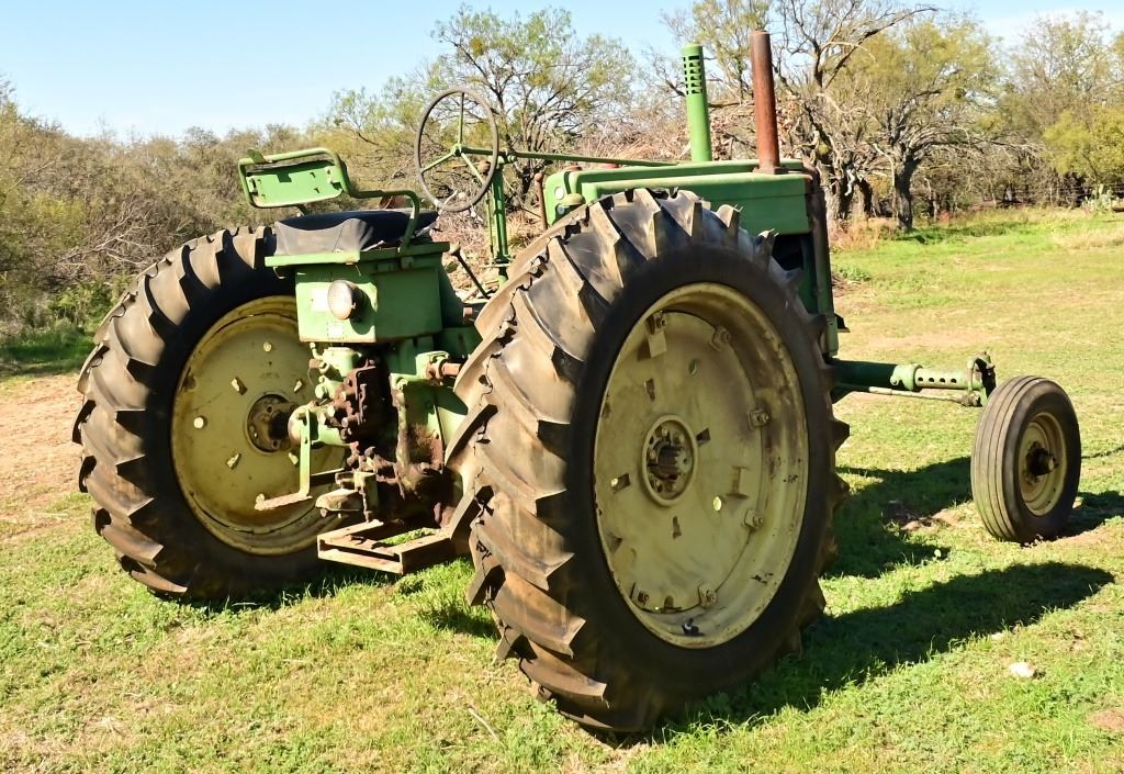 1952 John Deere GW Tractor