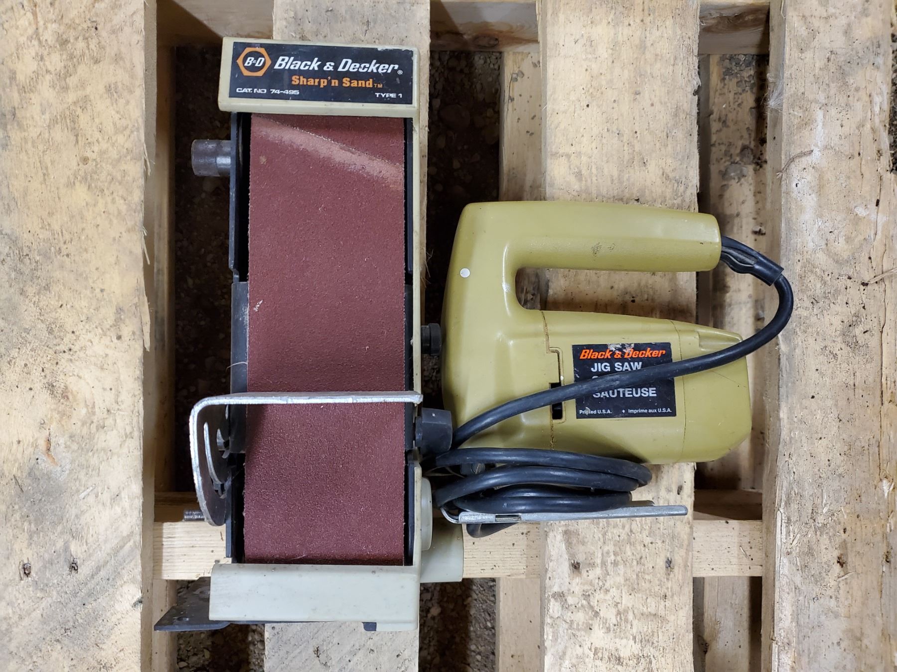 BLACK & DECKER JIG SAW + SHARP 'N SAND - Schmalz Auctions
