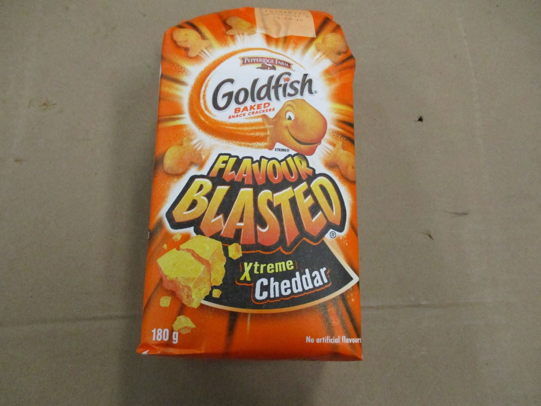 GOLDFISH EXTREME CHEDDAR CRACKERS (180 G) - PER BAG