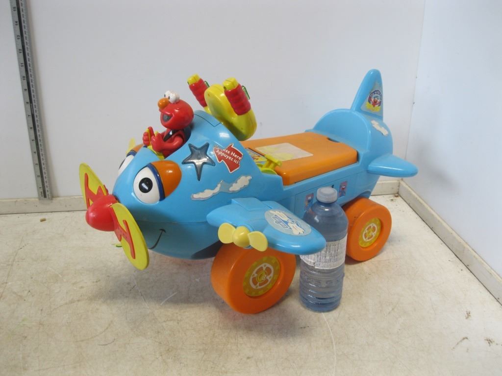 Sesame Street Fly With Elmo Ride Plane