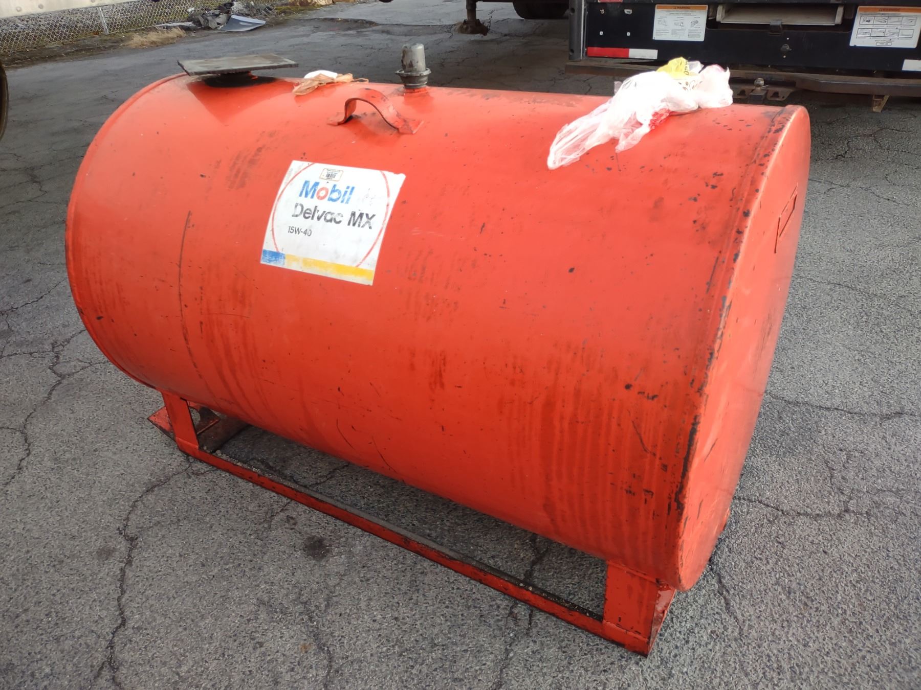375 GALLON HORIZONTAL FUEL TANK