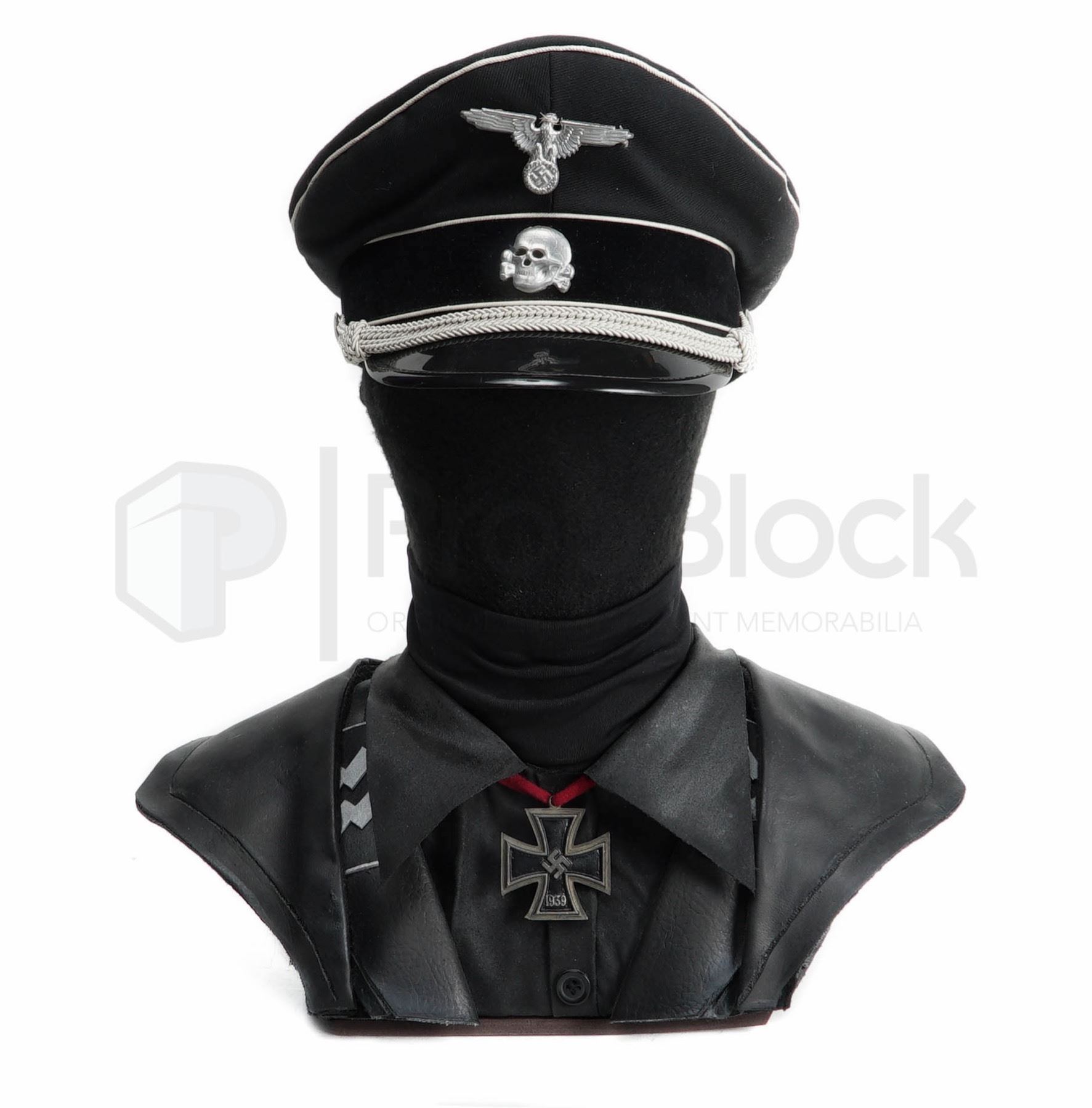 Hellboy (2004) Klaus Werner von Krupt Hat & Medal Display