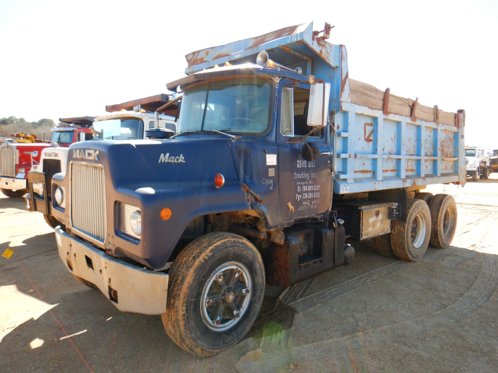 1976 MACK DM685 Dump Truck