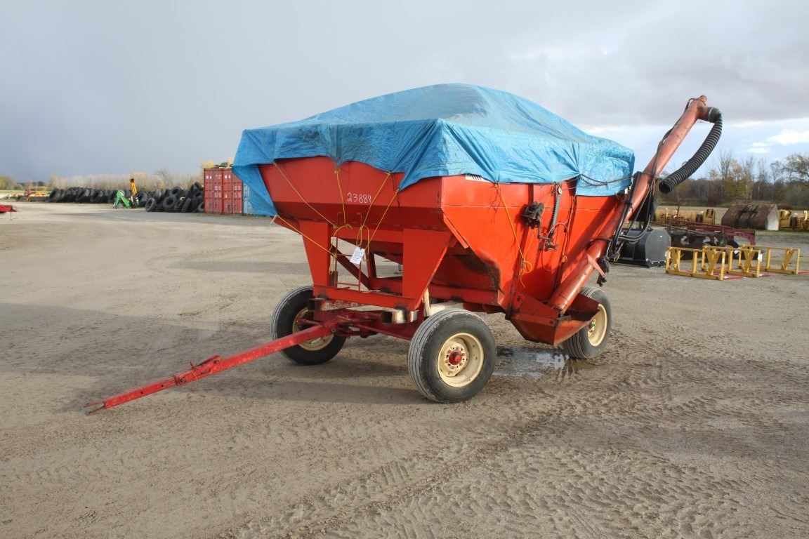 Turnco 225 gravity wagon, hydraulic auger, tarp, from retiring tobbacco ...