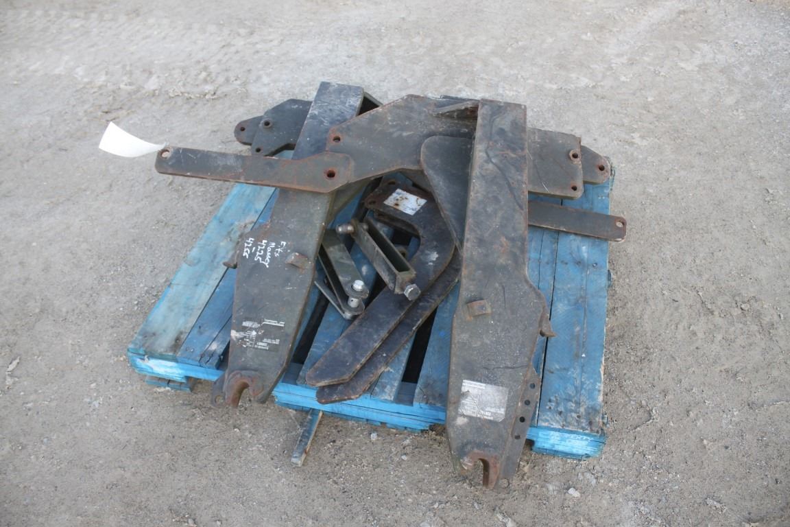 Alo loader bracket to fit MF 4225-4255