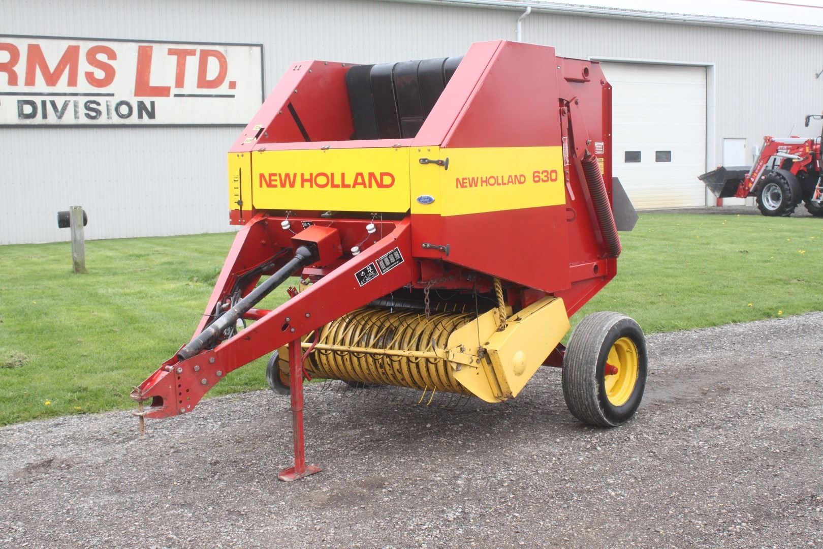 New Holland 630 4x4 round baler, electric tie, ramp
