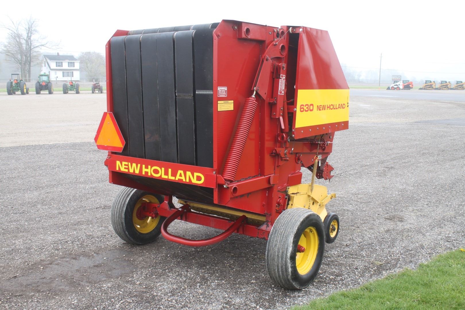 New Holland 630 4x4 round baler, electric tie, ramp