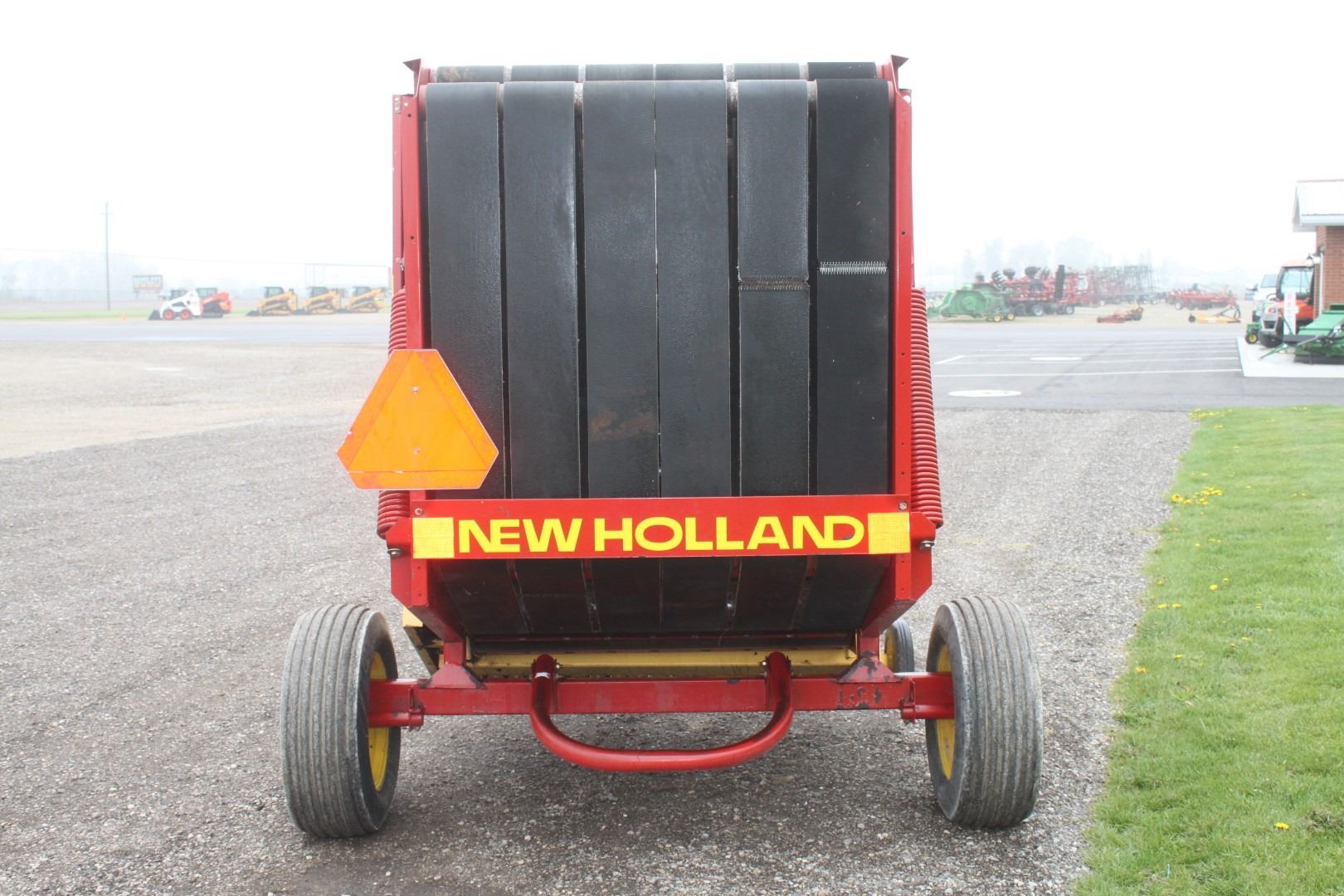 New Holland 630 4x4 round baler, electric tie, ramp