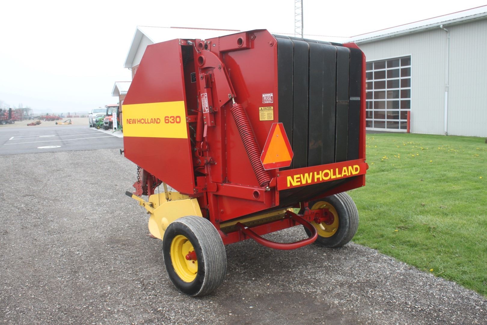 New Holland 630 4x4 round baler, electric tie, ramp