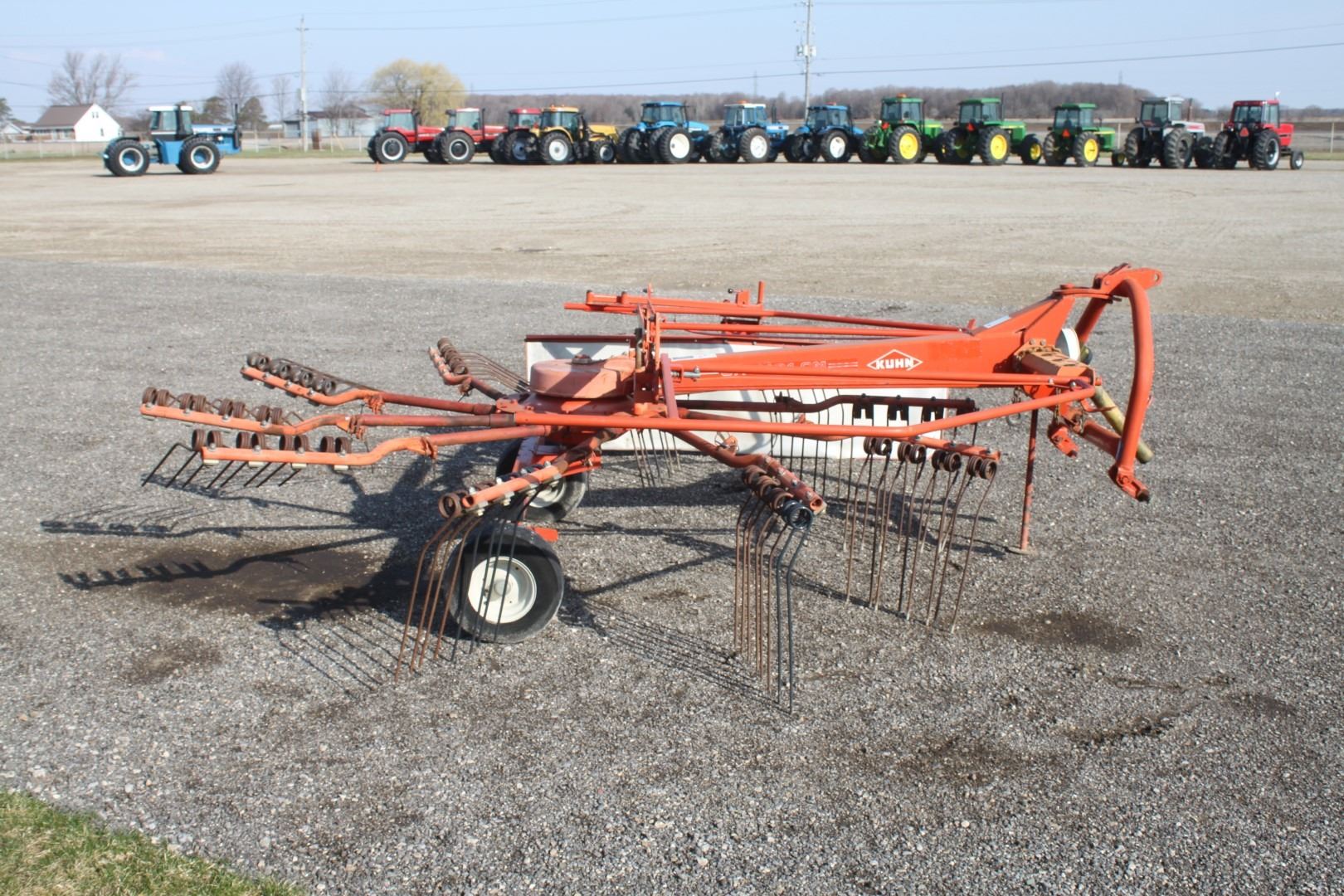 Kuhn GA 4101 GM 3pth rotary hay rake