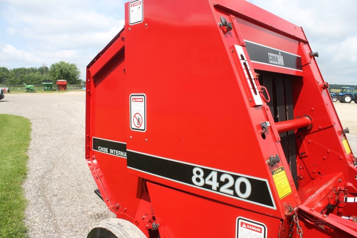 CIH 8420 4x4 round baler, ramp, crowder wheels, hydraulic tie