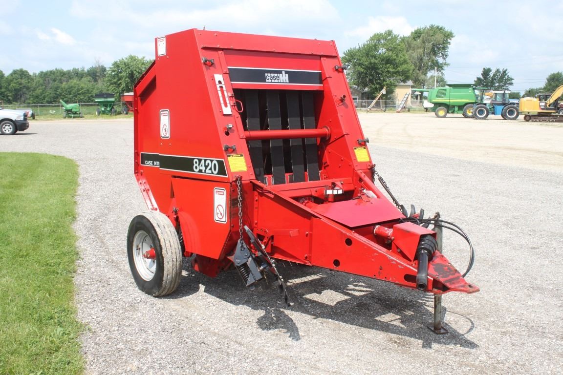 CIH 8420 4x4 round baler, ramp, crowder wheels, hydraulic tie