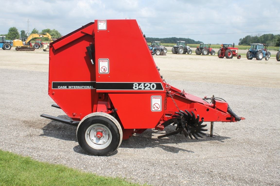 CIH 8420 4x4 round baler, ramp, crowder wheels, hydraulic tie