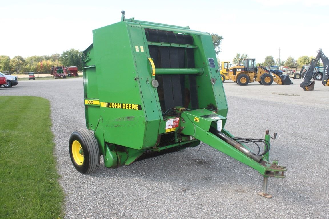 JD 335 4x4 round baler, ramp, hydraulic tie, double twine arm