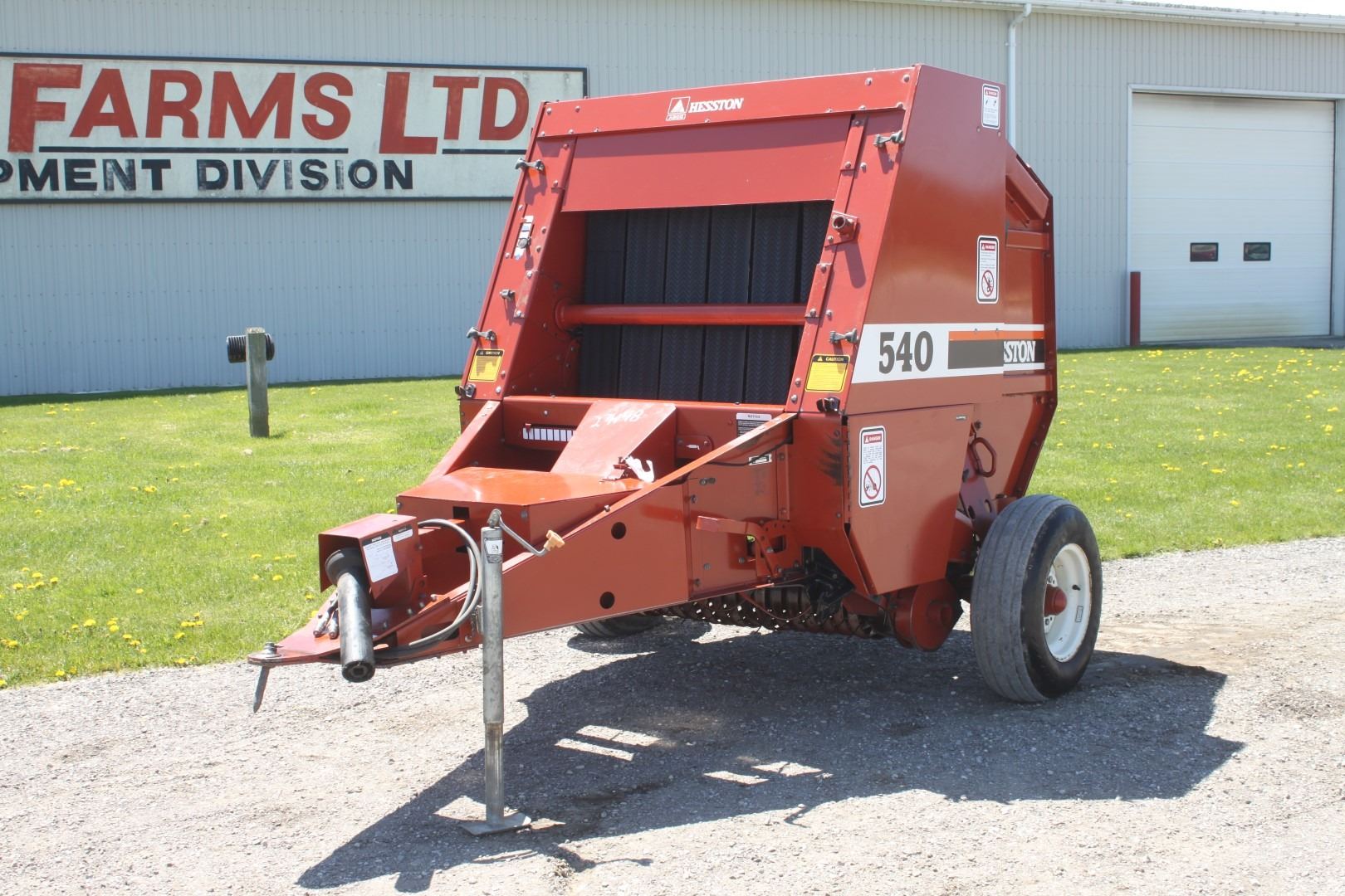 Hesston 540 4x4 round baler, electric tie, ramp, one owner