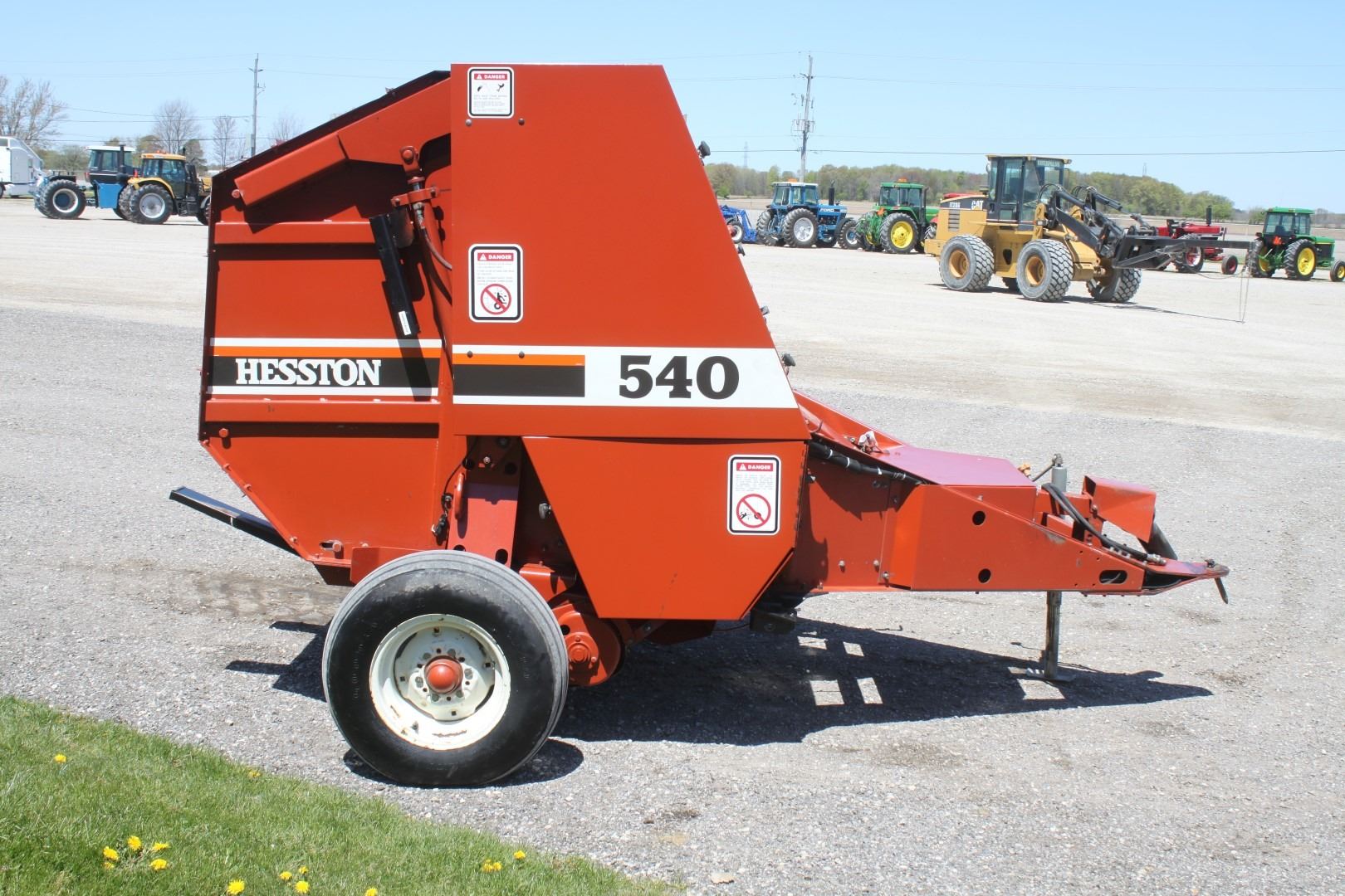 Hesston 540 4x4 round baler, electric tie, ramp, one owner