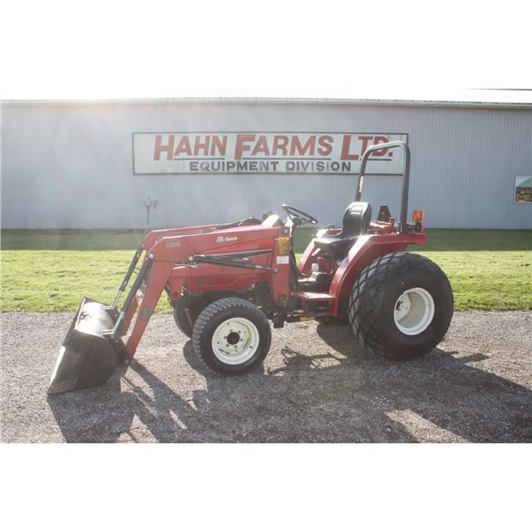 CIH 1130 4wd compact tractor, Alo L108 loader